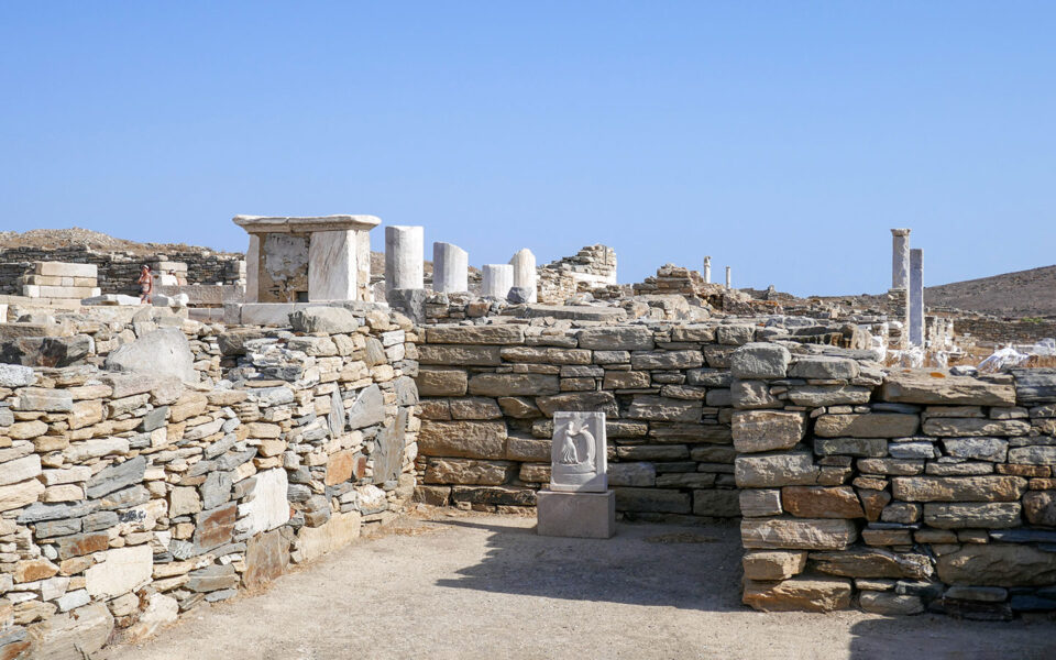 Visiting Delos island, Greece: An easy day trip from Mykonos
