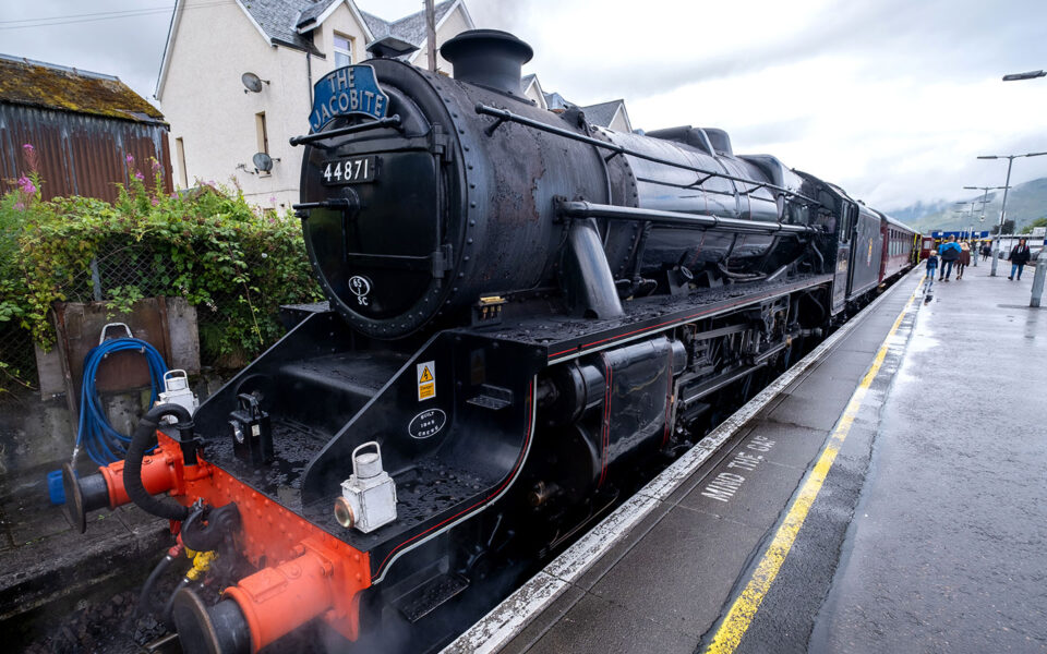 Complete guide to Scotland's Jacobite steam train: The real Hogwarts ...