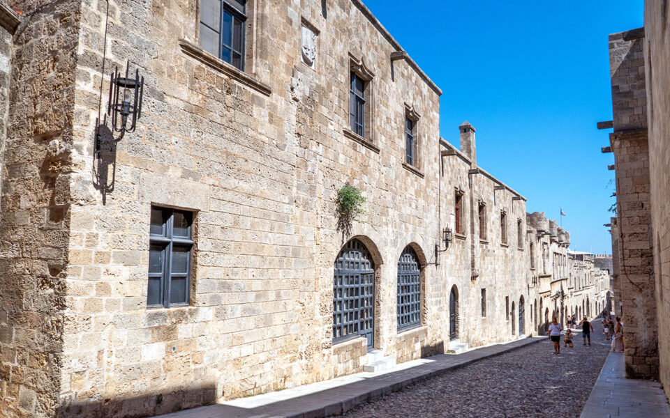 Free self-guided Rhodes Old Town walking tour (with map)