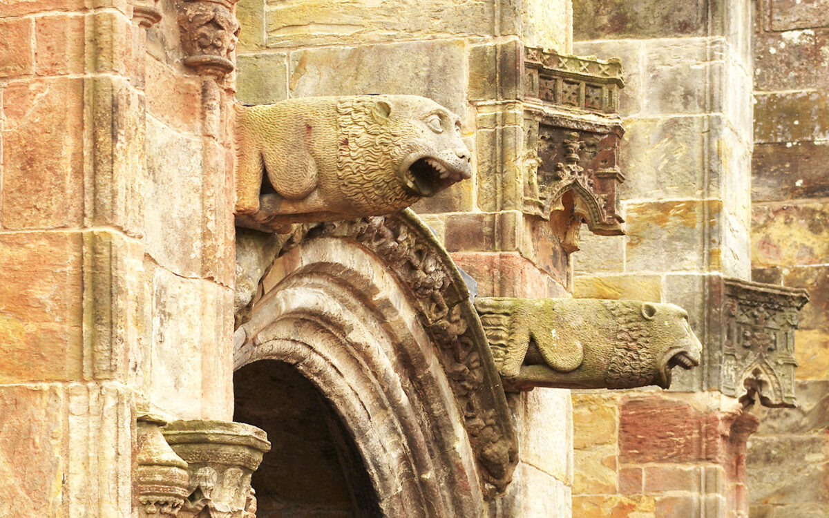 A legendary day trip to Rosslyn Chapel from Edinburgh